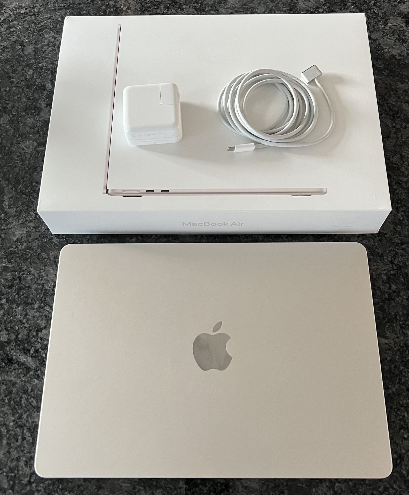 Macbook Air 2022 Box