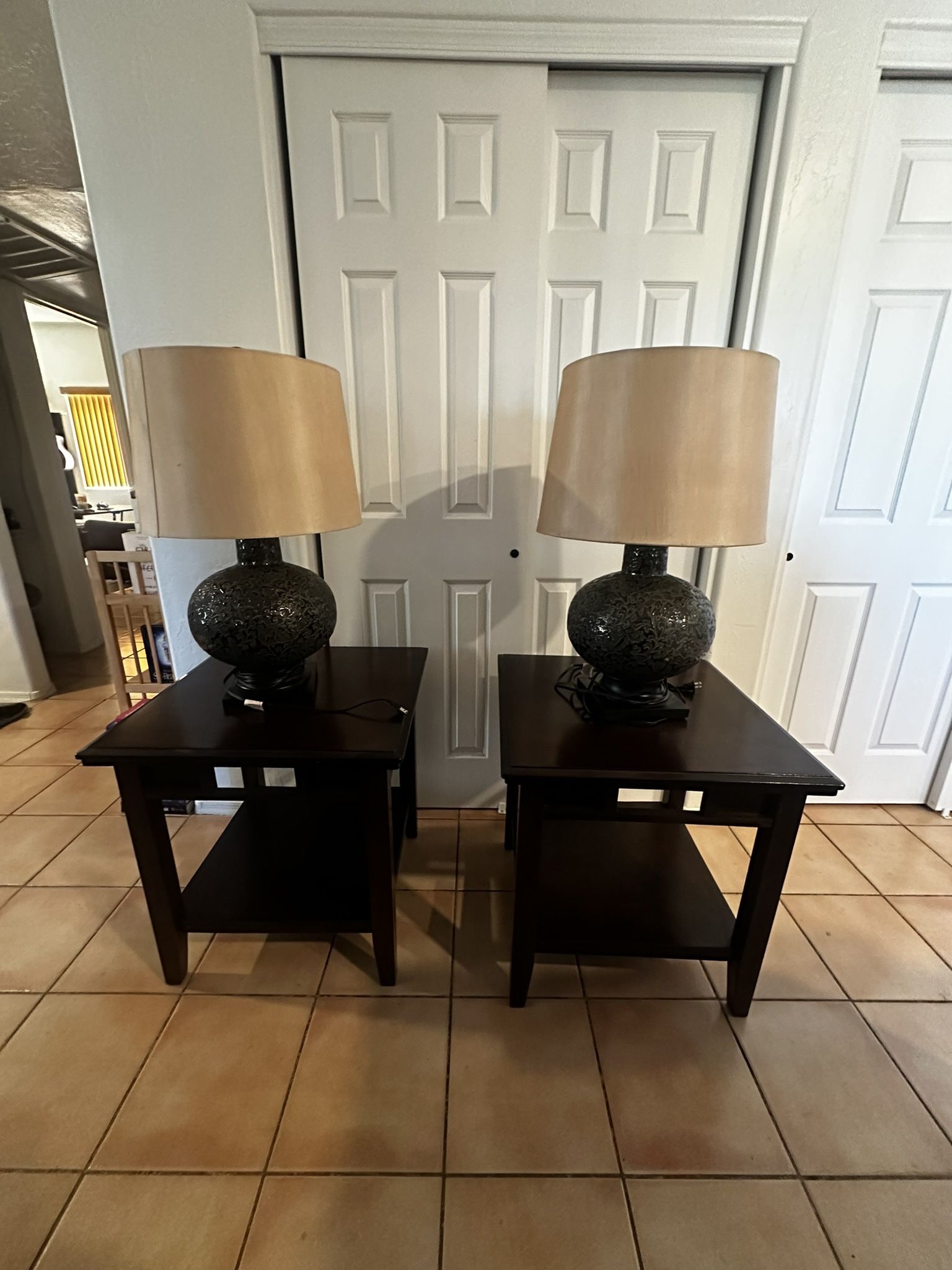 Coffee Table W/ Matching Side Tables for Sale in Tempe, AZ - OfferUp