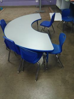 Kidney Classroom Table