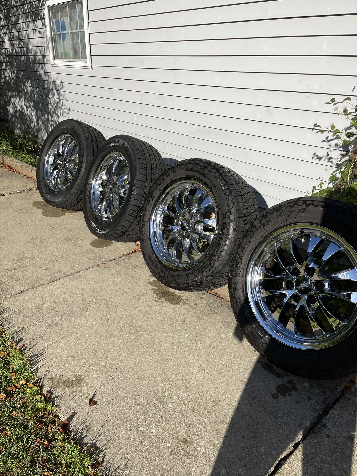 Chrome 20 Inch Rims for Sale in Channahon, IL - OfferUp
