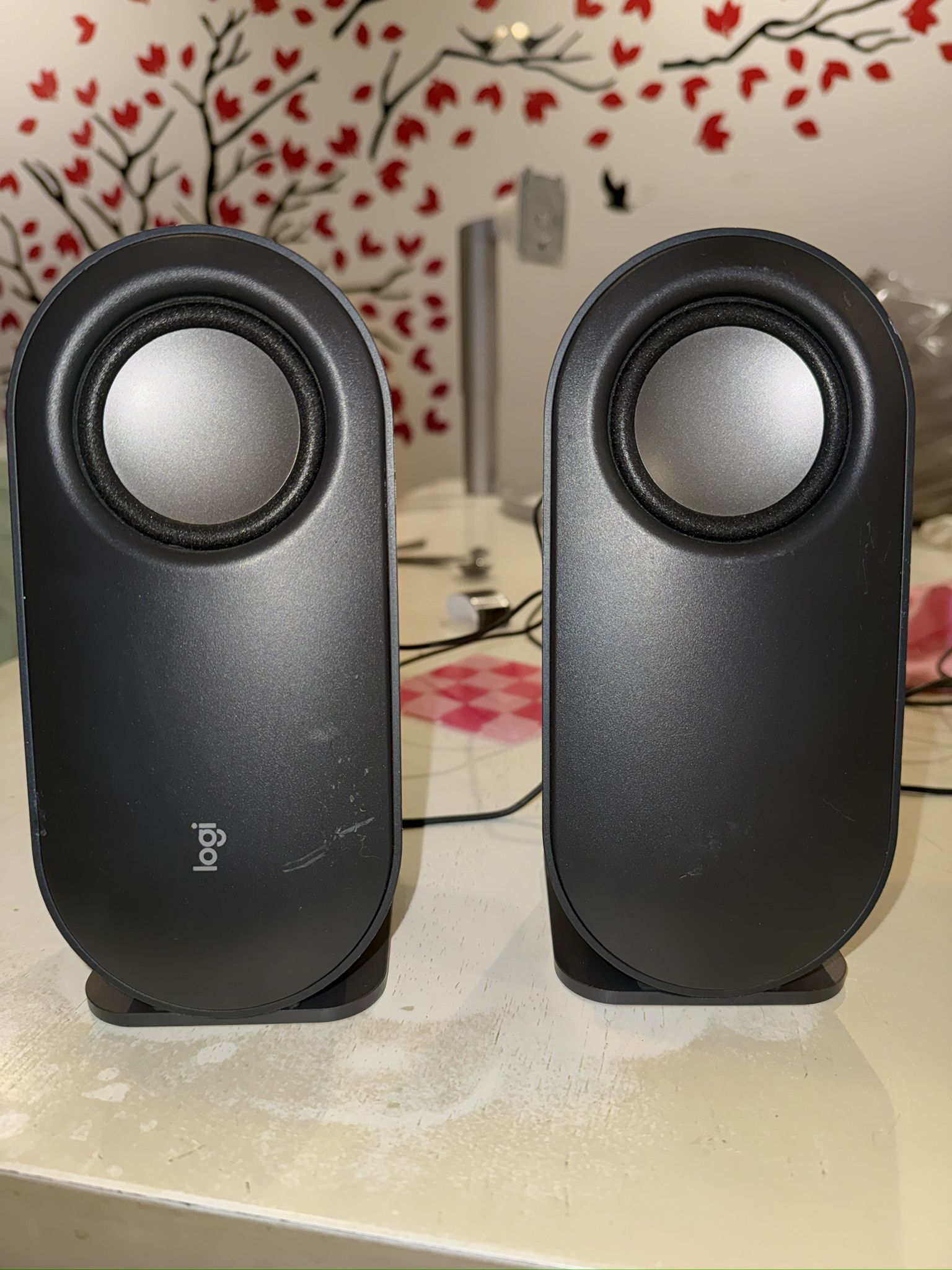Logitech Z407 Speakers with Subwoofer for Sale in Los Angeles, CA - OfferUp