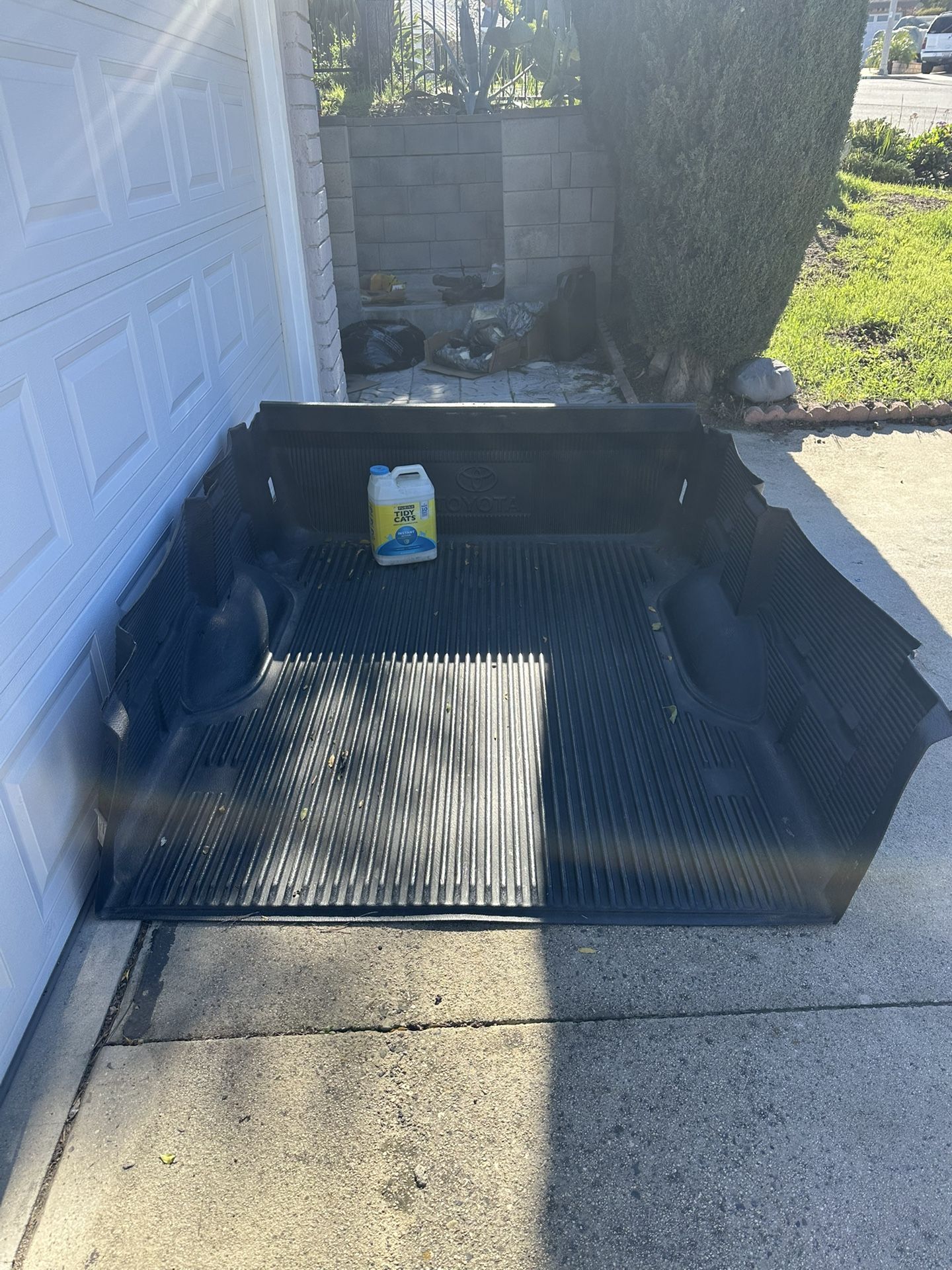 Factory Plastic Liner For Double Cab 1st Gen Tundra for Sale in Corona ...