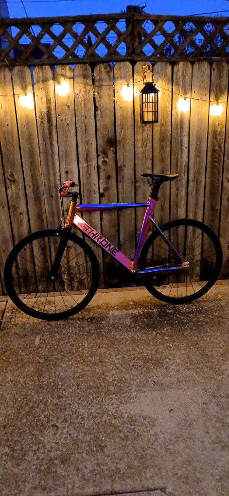 Throne Trklrd Chameleon Conplete for Sale in Chicago, IL - OfferUp