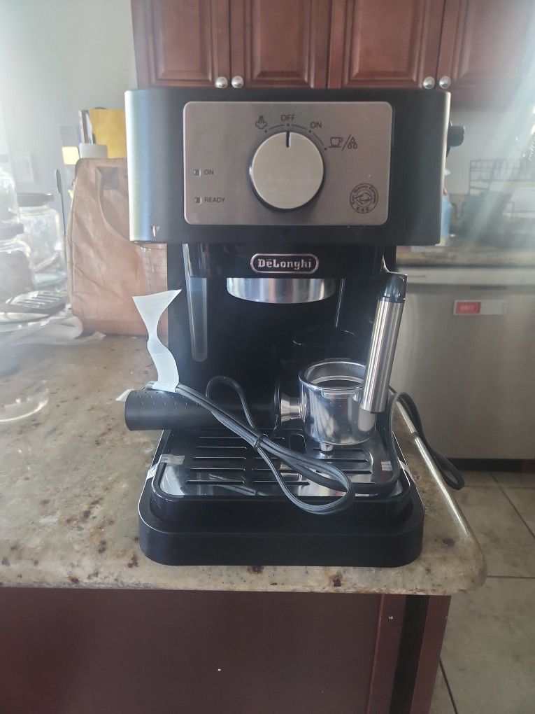 DeLonghi Manual Espresso Machine for Sale in Lakeside, CA - OfferUp