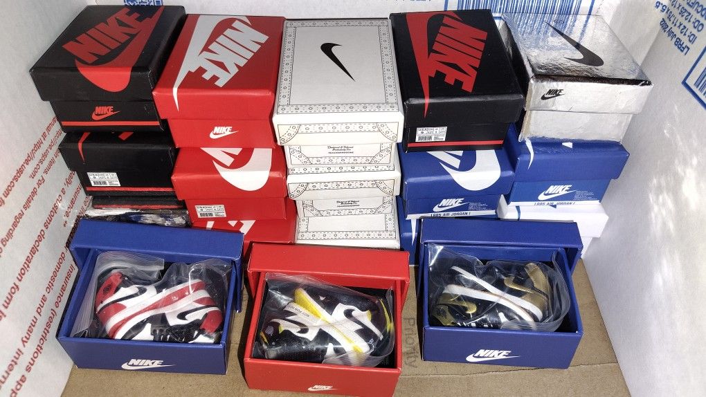 Miniature SB Dunk Nike Shoes With Box Collectibles for Sale in Fontana ...