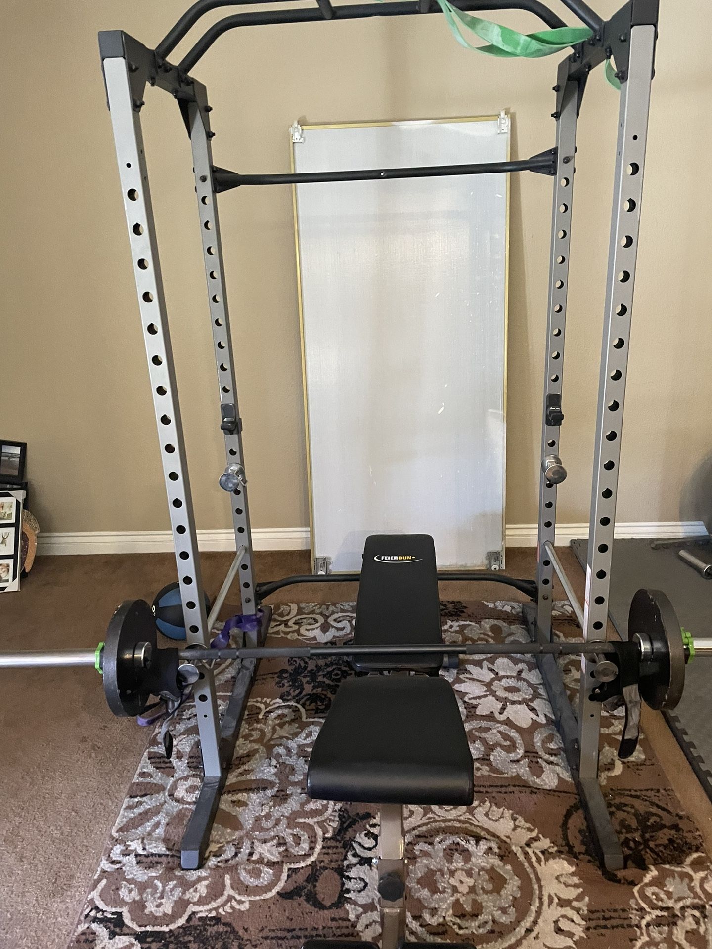 Squat Rack/Cage With Weights for Sale in Las Vegas, NV - OfferUp