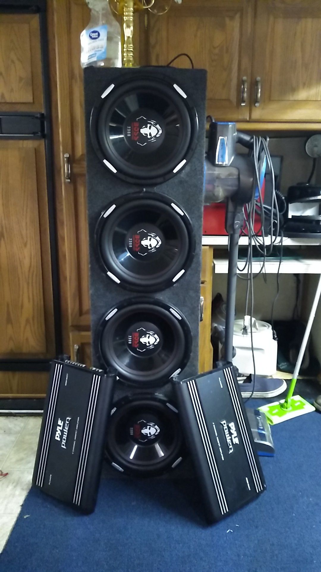 This is a set 12 inch woofers with 2- 4000 watt amps for Sale in ...
