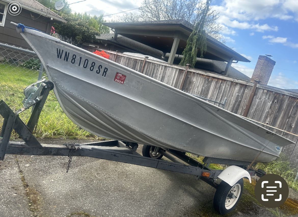 12 Foot Aluminum Boat And Trailer for Sale in Sumner, WA - OfferUp
