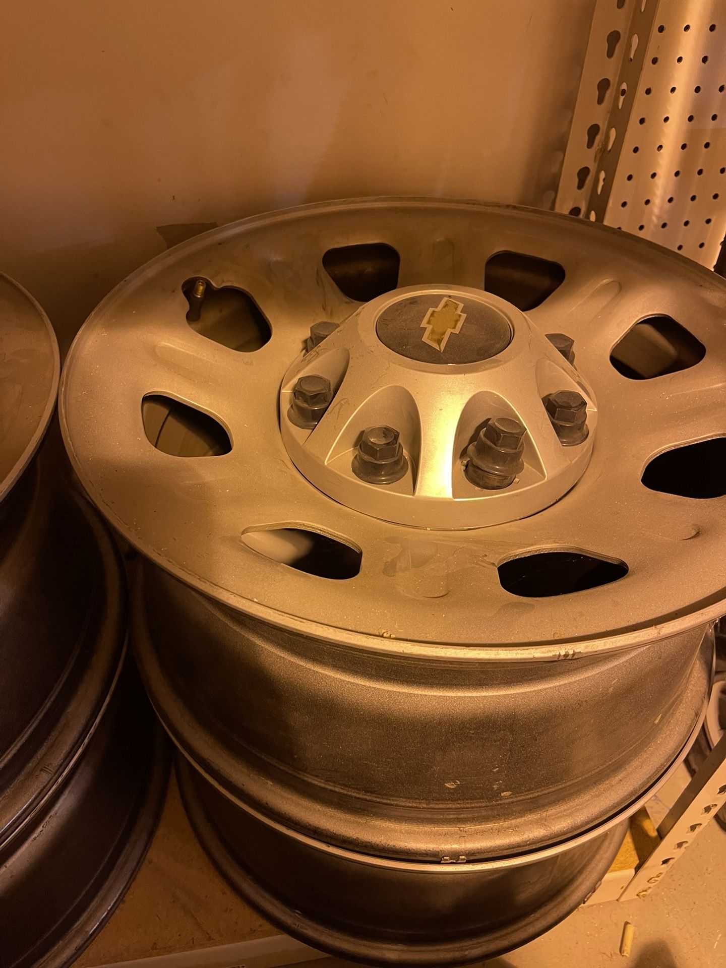 Chevy 2500 Hd Wheels for Sale in San Diego, CA - OfferUp