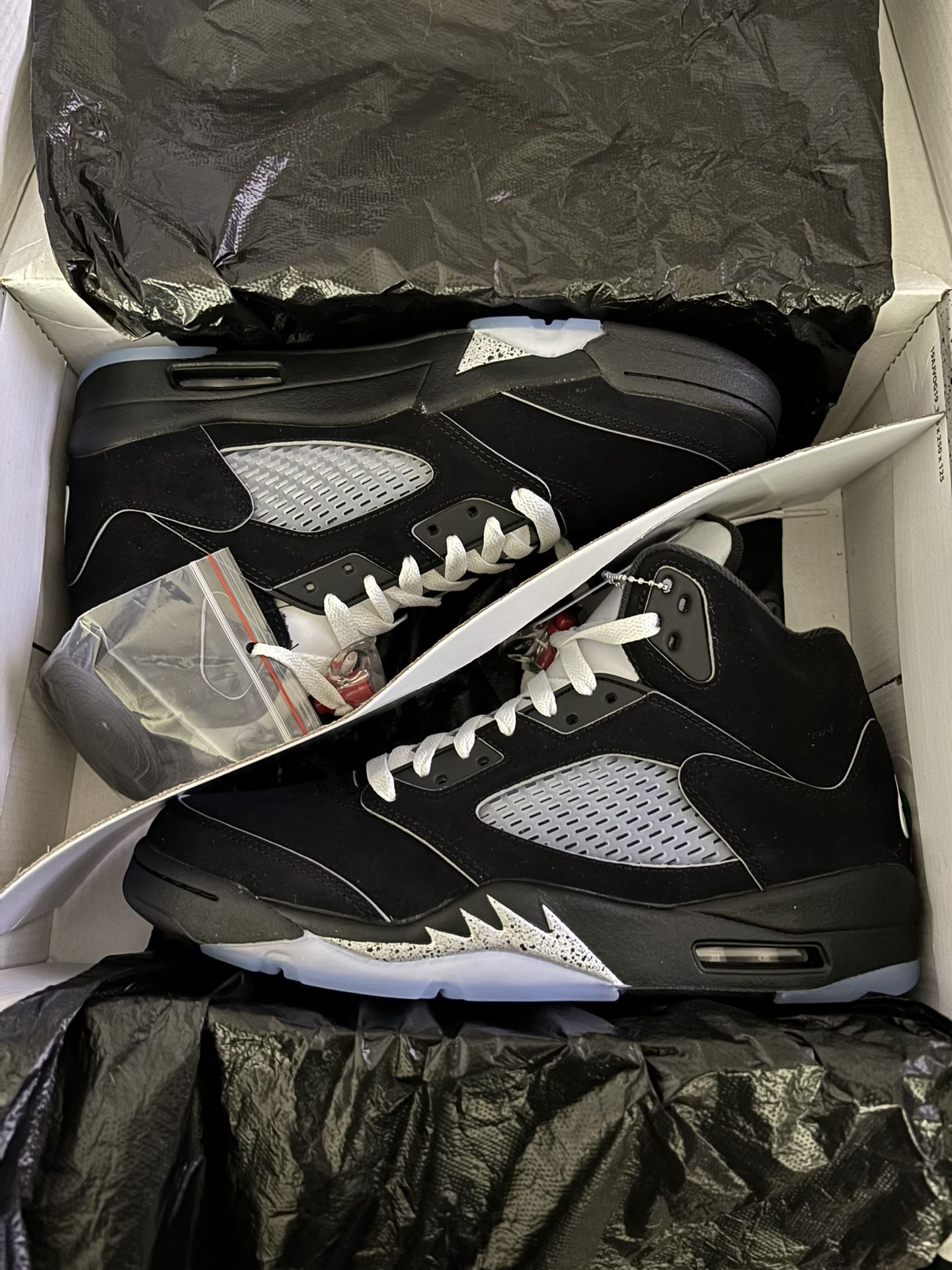 Black metallic 5s 2025 for Sale in Federal Way, WA - OfferUp