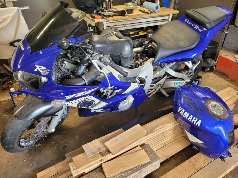 2000 Yamaha R6 - PROJECT/PARTS BIKE for Sale in Honolulu, HI - OfferUp