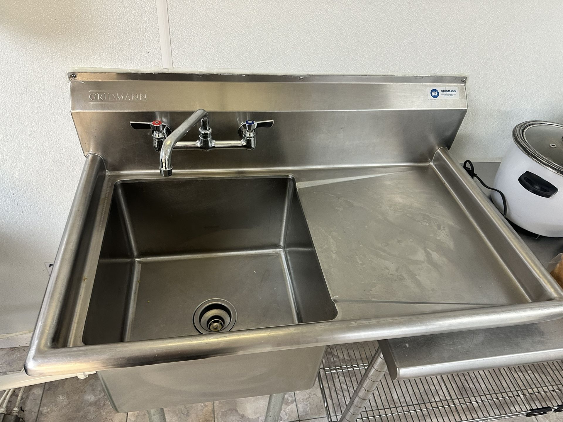 GRIDMANN 1 compartment SINK with drainboard - Restaurant Equipment for ...