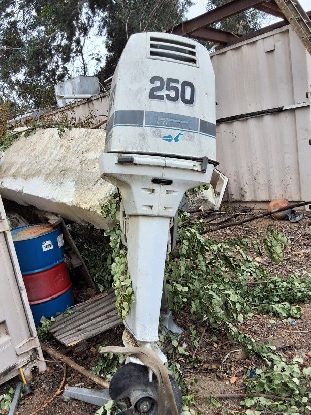 250hp Johnson Outboard Motor for Sale in Lake Elsinore, CA - OfferUp