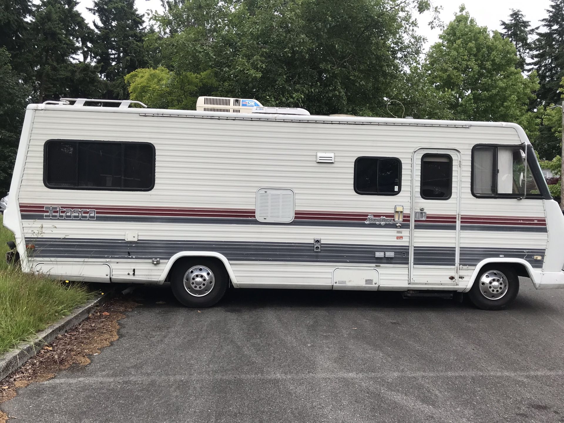 1987 27 foot Itasca sunflyer winnebago rv for Sale in Everett, WA - OfferUp