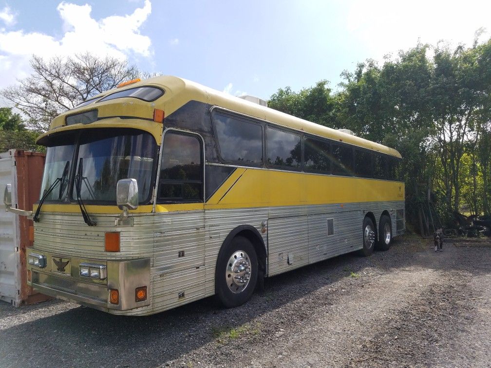 1985 Silver Eagle Model 10 bus shell for Sale in Miami, FL - OfferUp