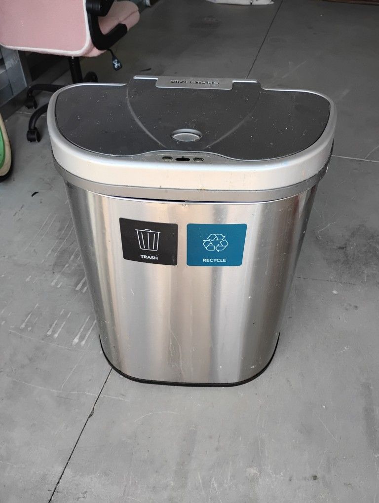 Two-Side Battery Operated Automatic Raise Trash Can for Sale in San ...