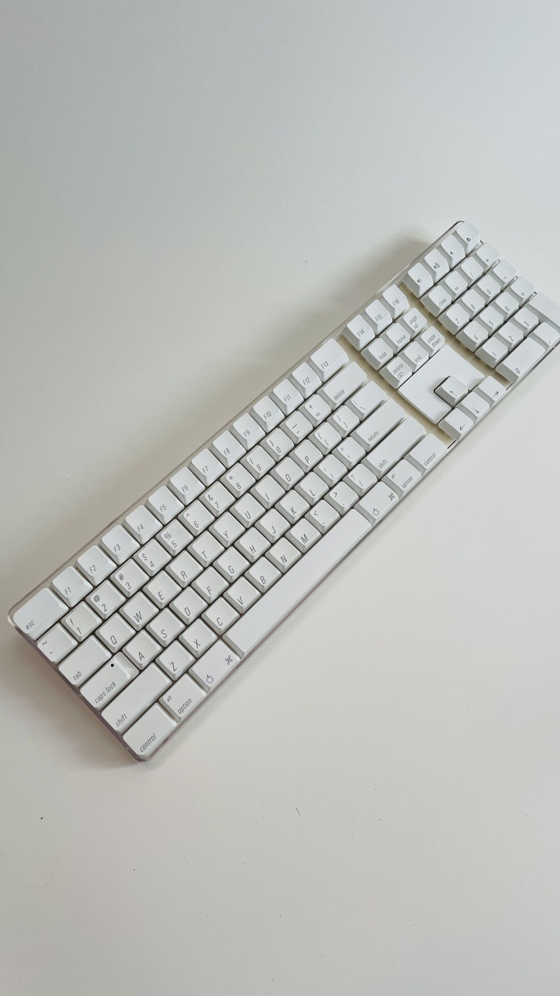 Apple Wireless Pro Keyboard A1016 2003 ORIGINAL for Sale in Miami, FL ...