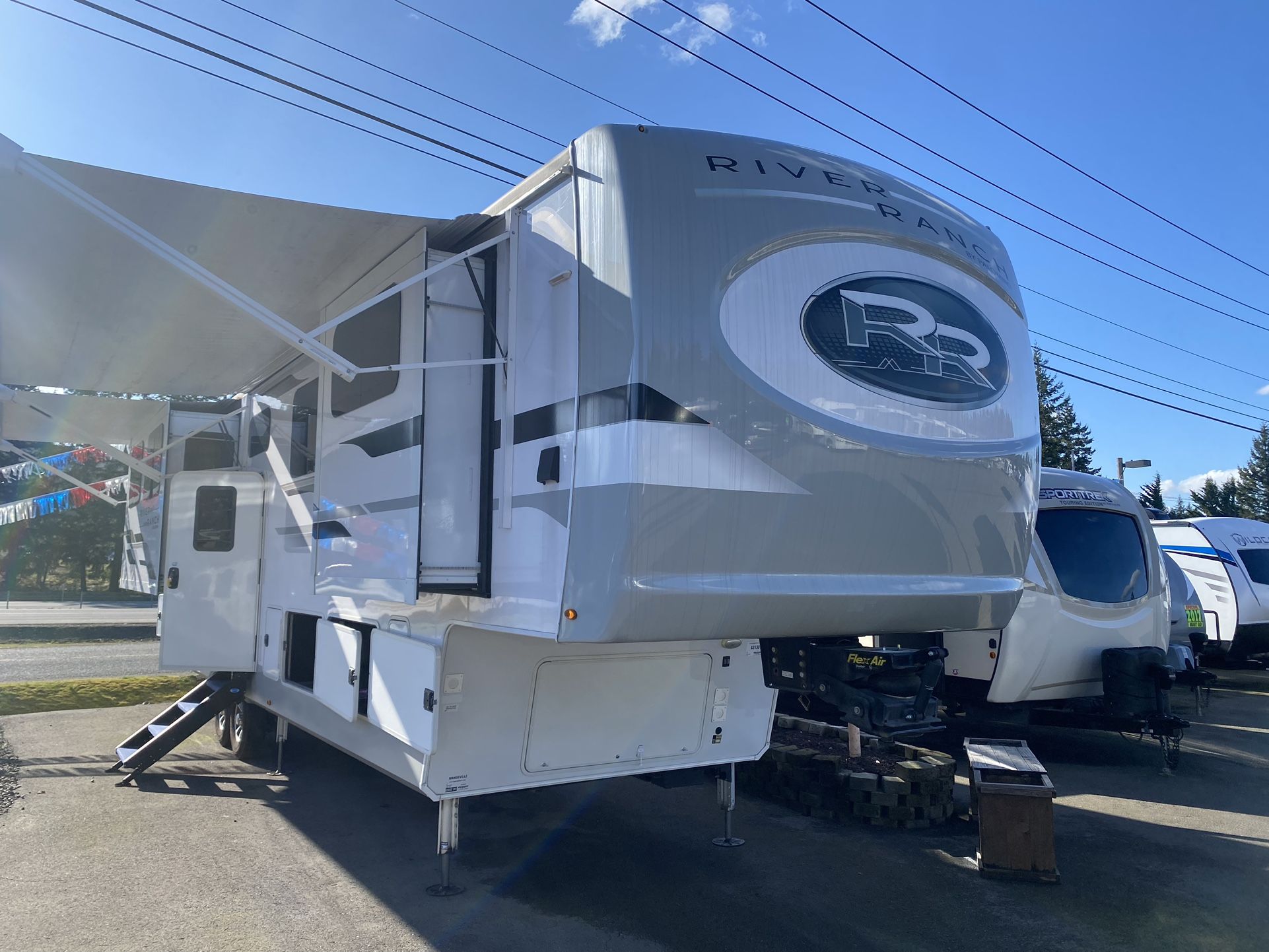 2021 Palomino River Ranch 390RL for Sale in Skok, WA - OfferUp