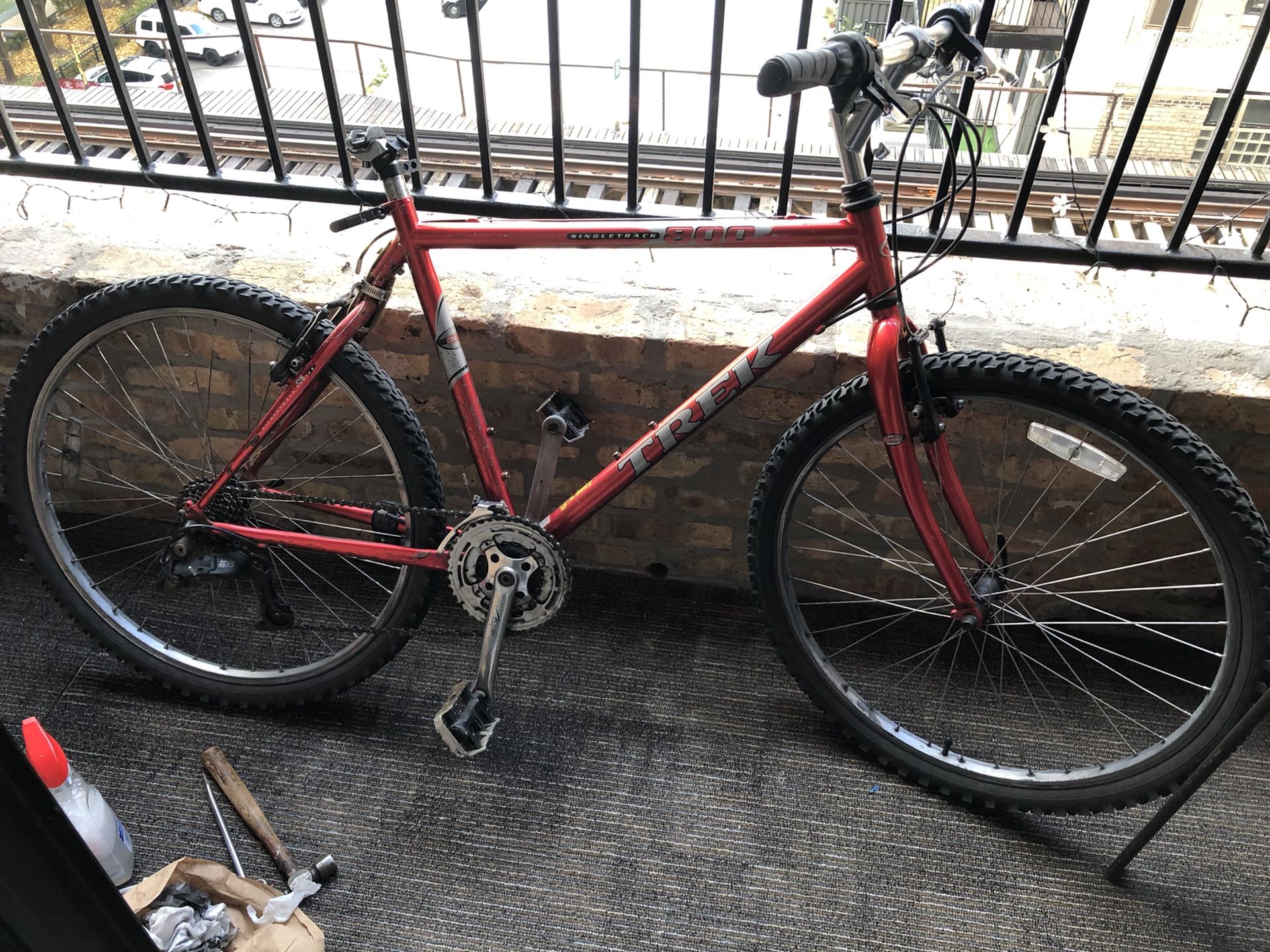 Trek 800 24 Spd Bike W Broken Frame $60 South Loop for Sale in Chicago ...