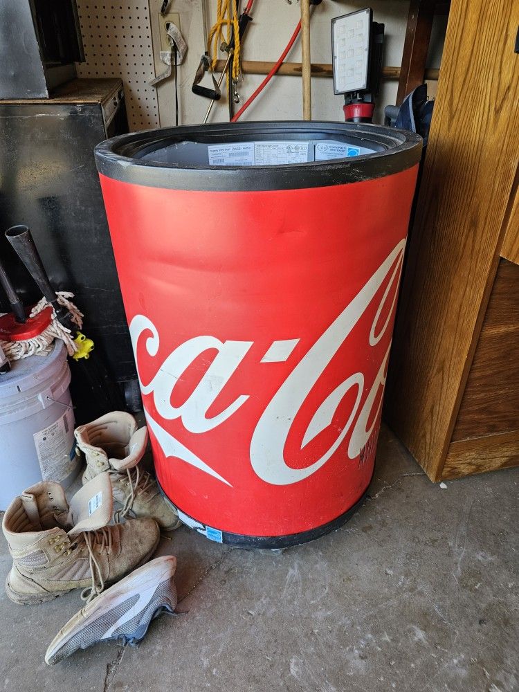 Coke Cooler for Sale in Ramona, CA - OfferUp