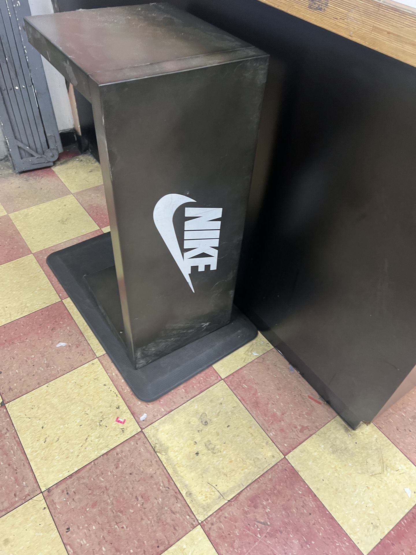 Nike Bench for Sale in Los Angeles, CA - OfferUp