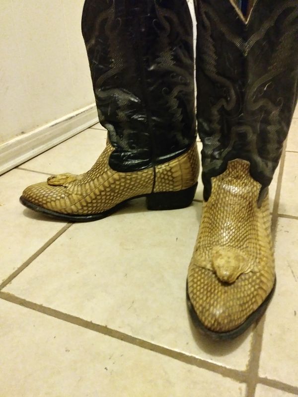 Botas de vibora con cabeza for Sale in Fort Worth, TX - OfferUp