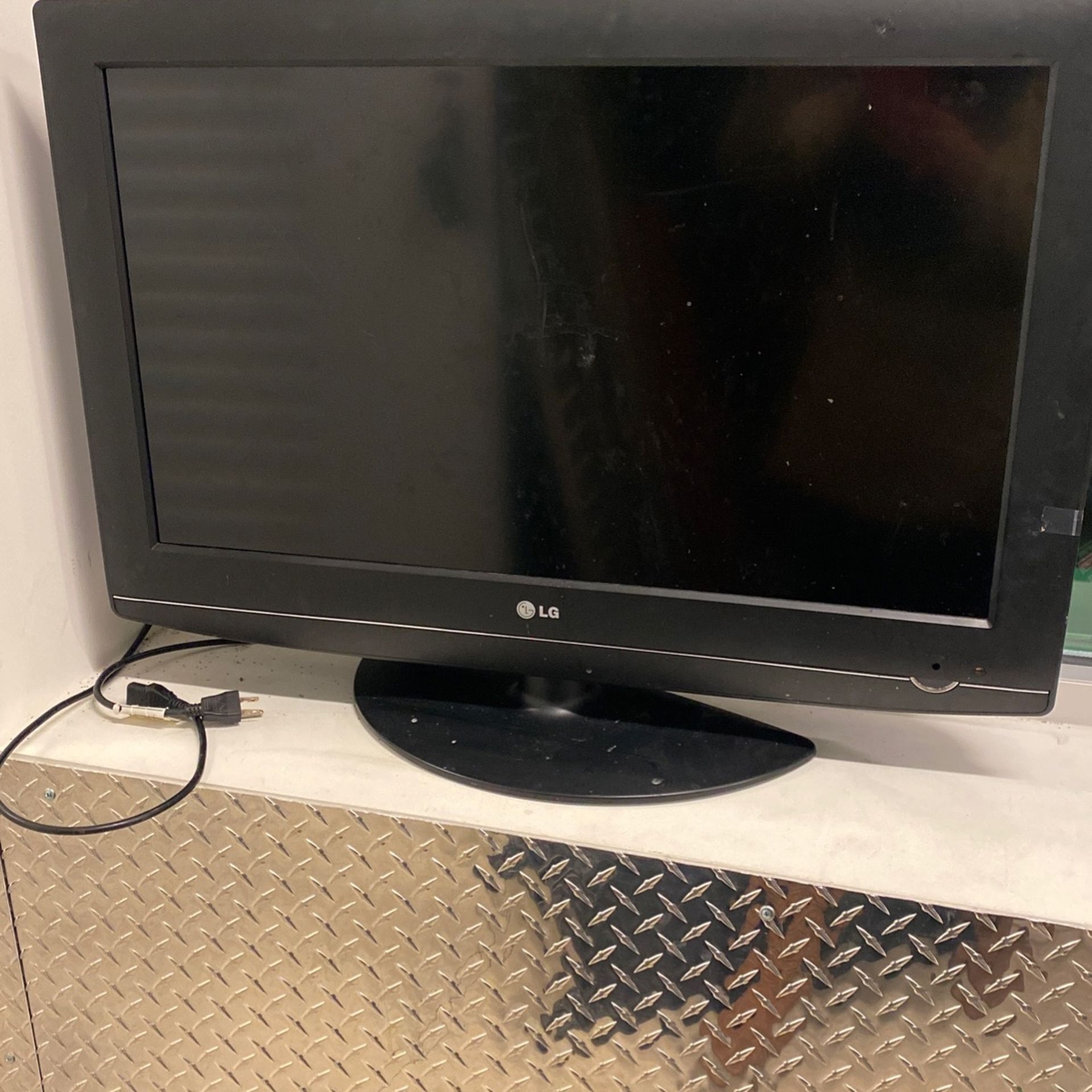 LG Flat Screen TV for Sale in Everett, WA - OfferUp