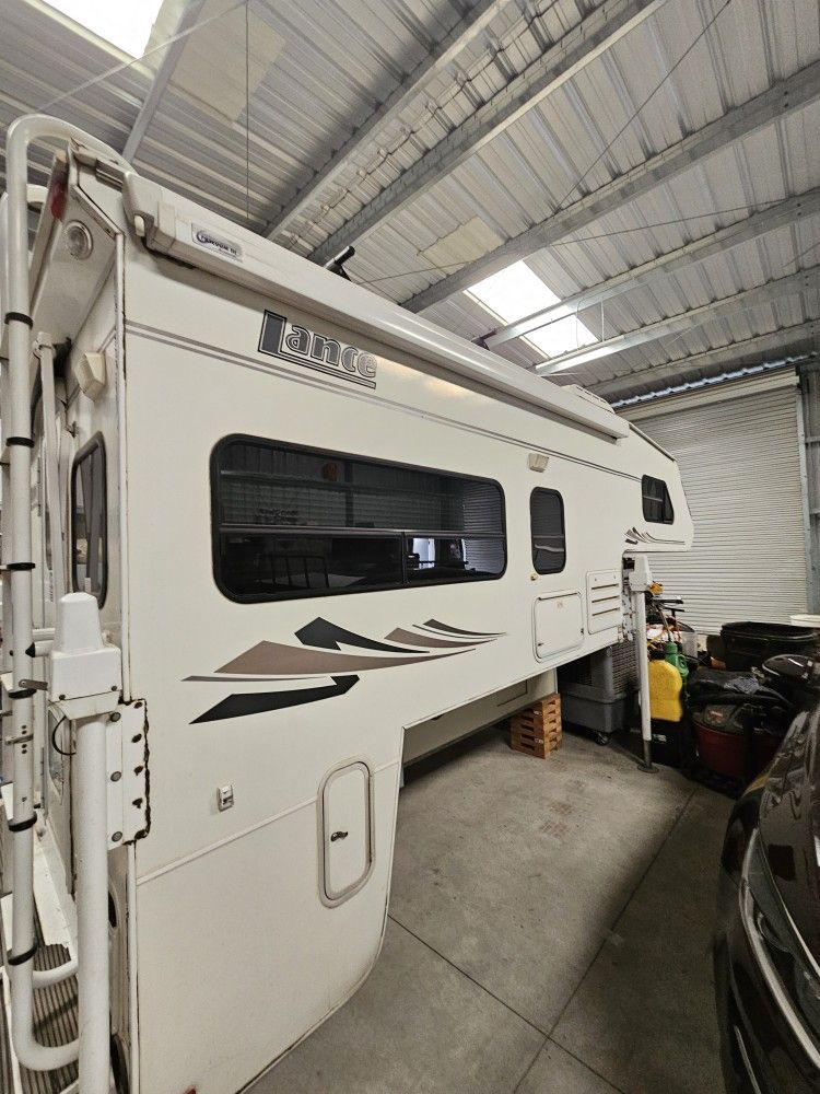 2005 Lance 1030 for Sale in Bakersfield, CA - OfferUp