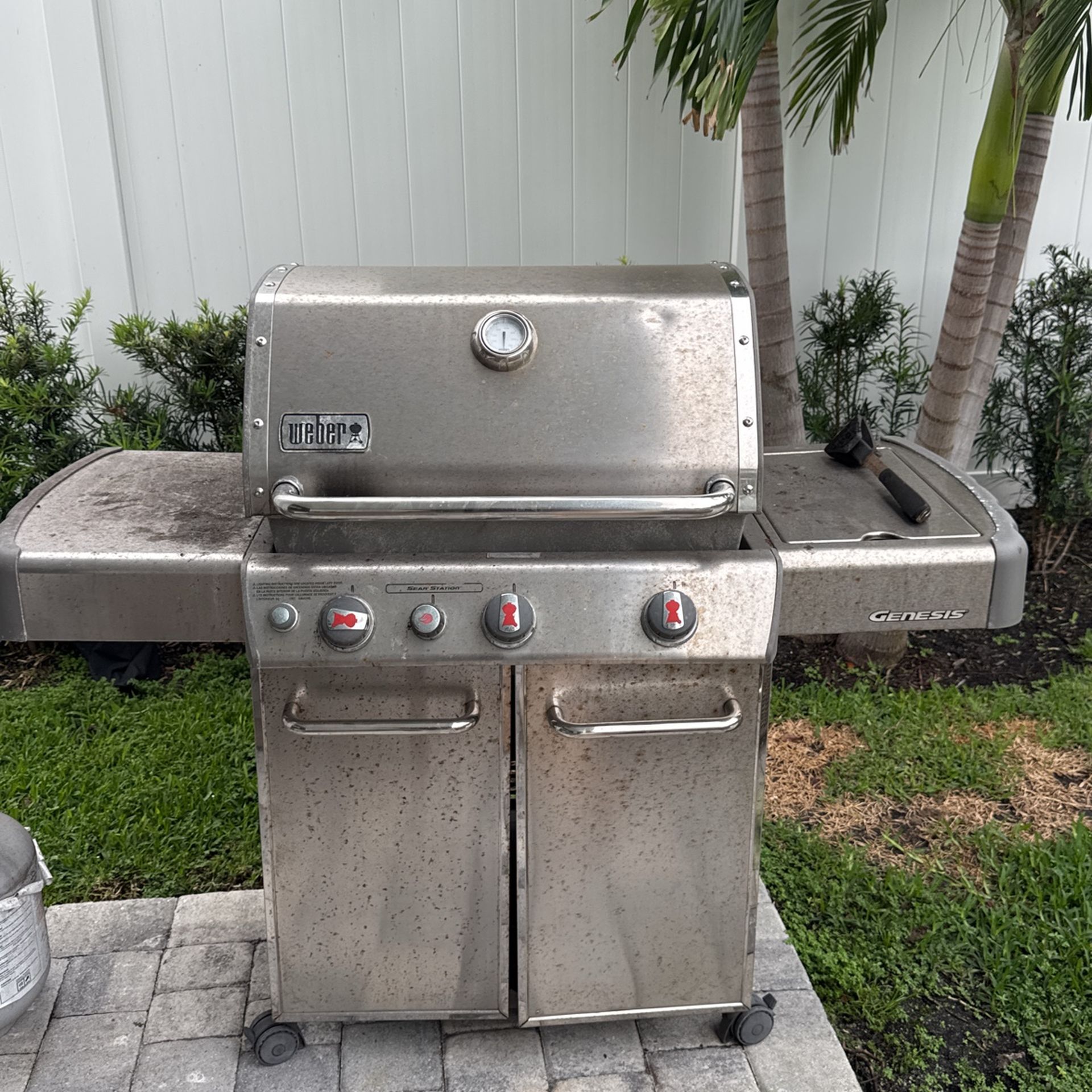 Weber Genesis bbq Grill for Sale in Boca Raton, FL - OfferUp