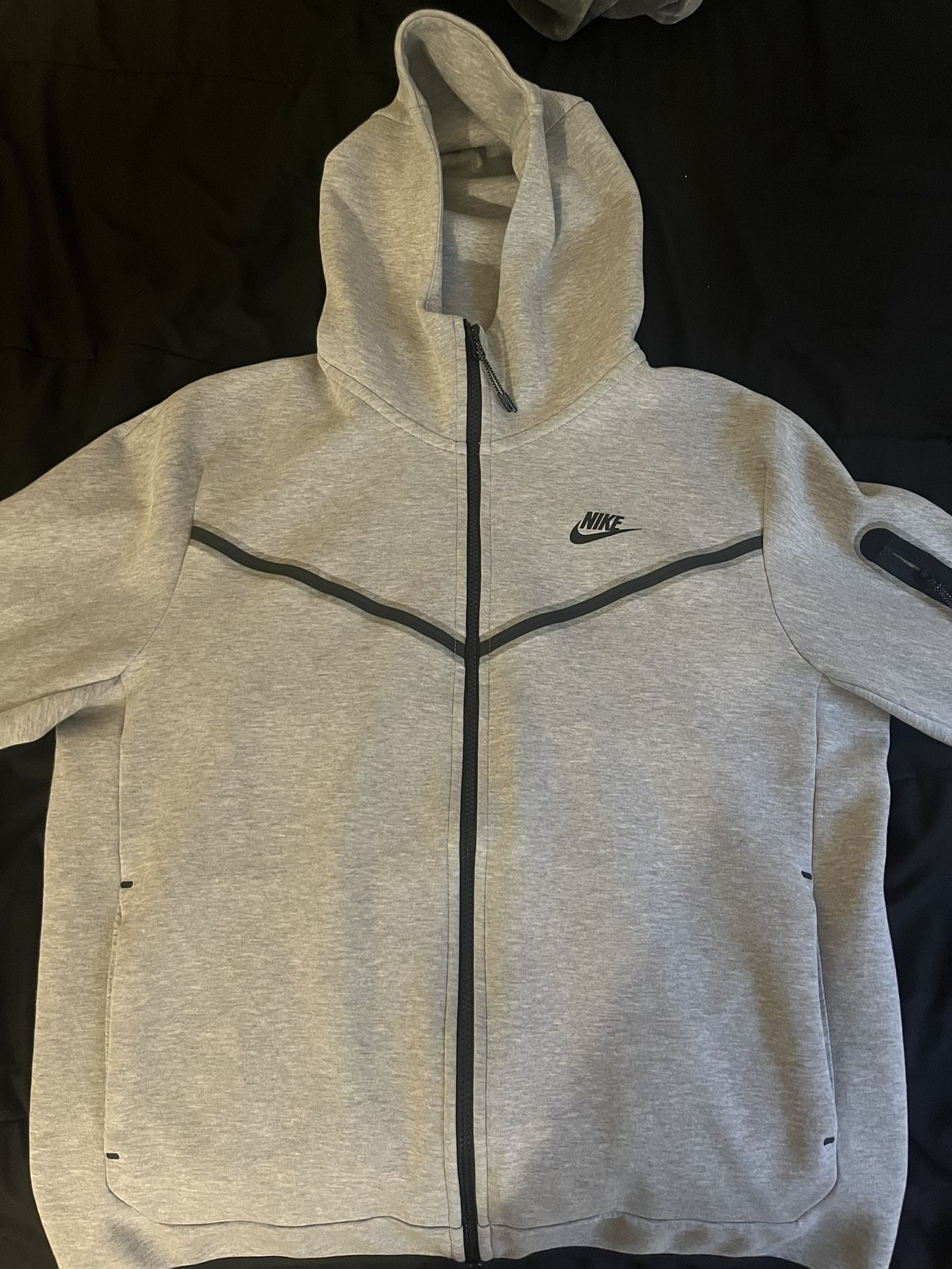Large Grey Nike Tech Zip Up for Sale in Fresno, CA - OfferUp
