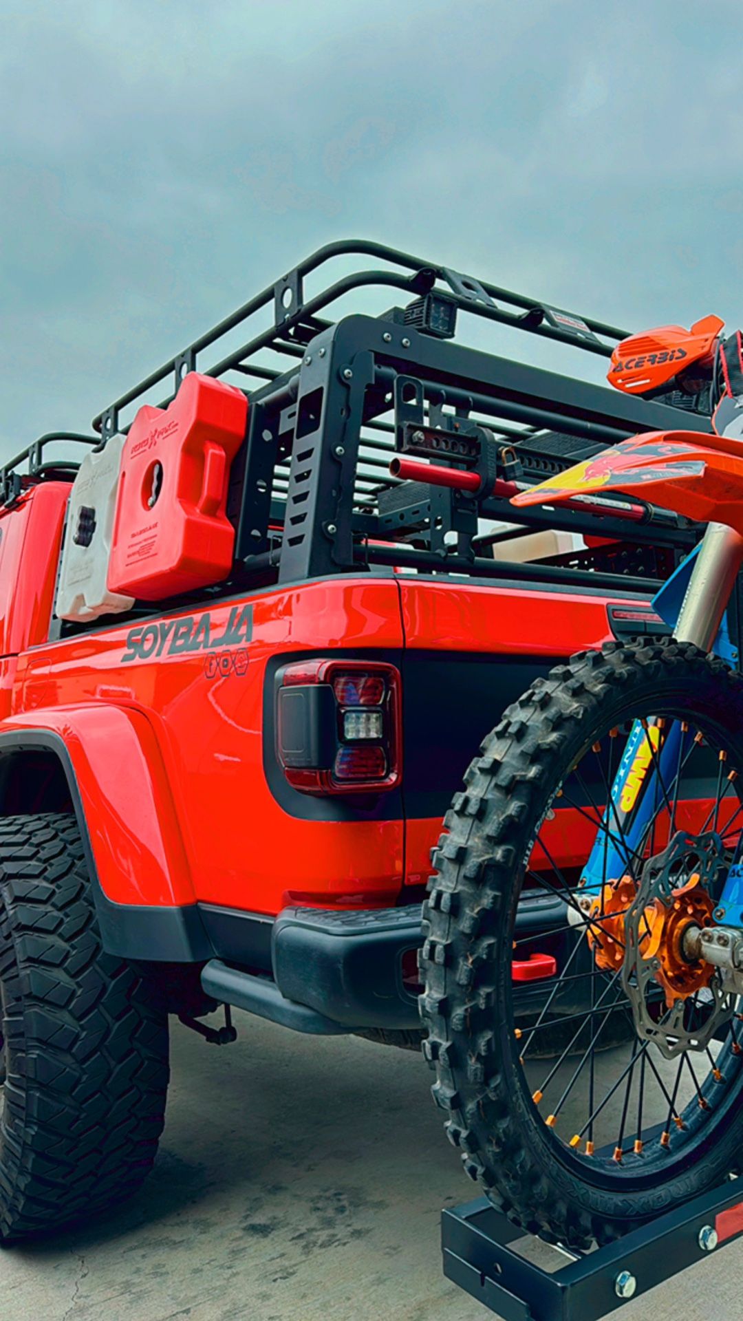 Zroadz Jeep Gladiator overland rack (including 4 rotopax fuel and water ...