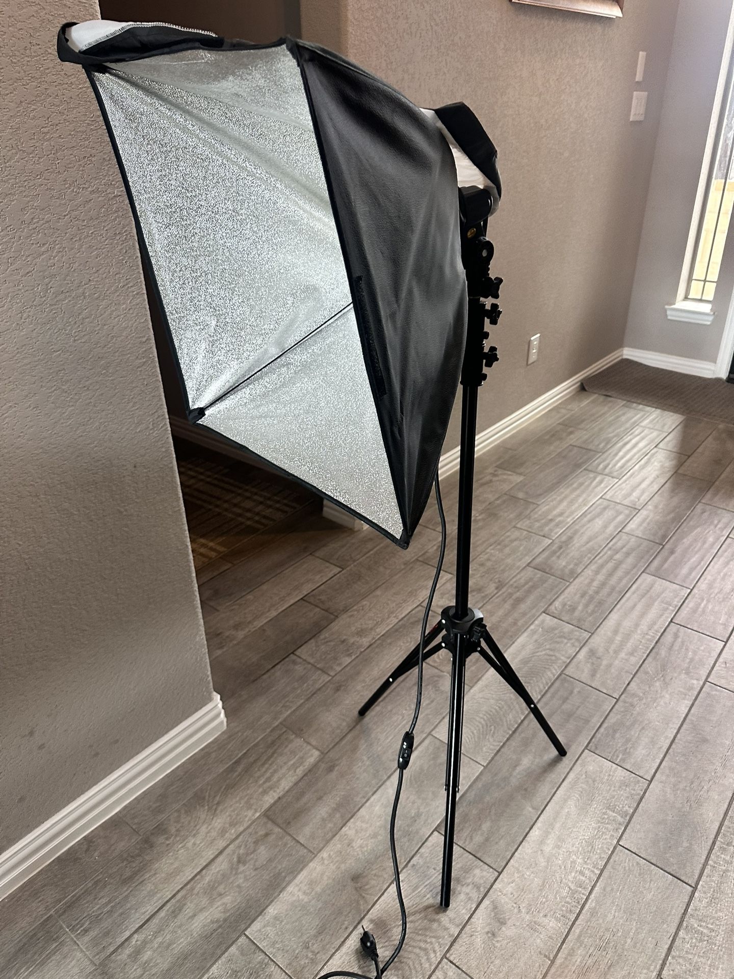 Set of two Westcott 750 Photo Basics adjustable up to 6.5’ Light Stand ...