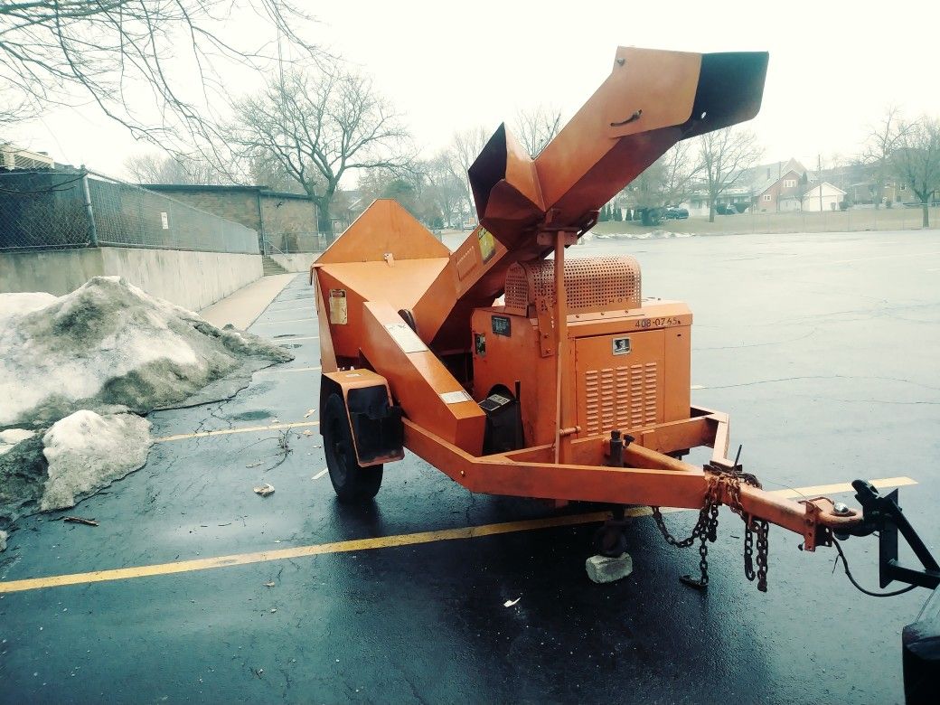 2010 VERMEER MIDSOUTH 4MSD12 WOOD CHIPPER for Sale in Joliet, IL - OfferUp