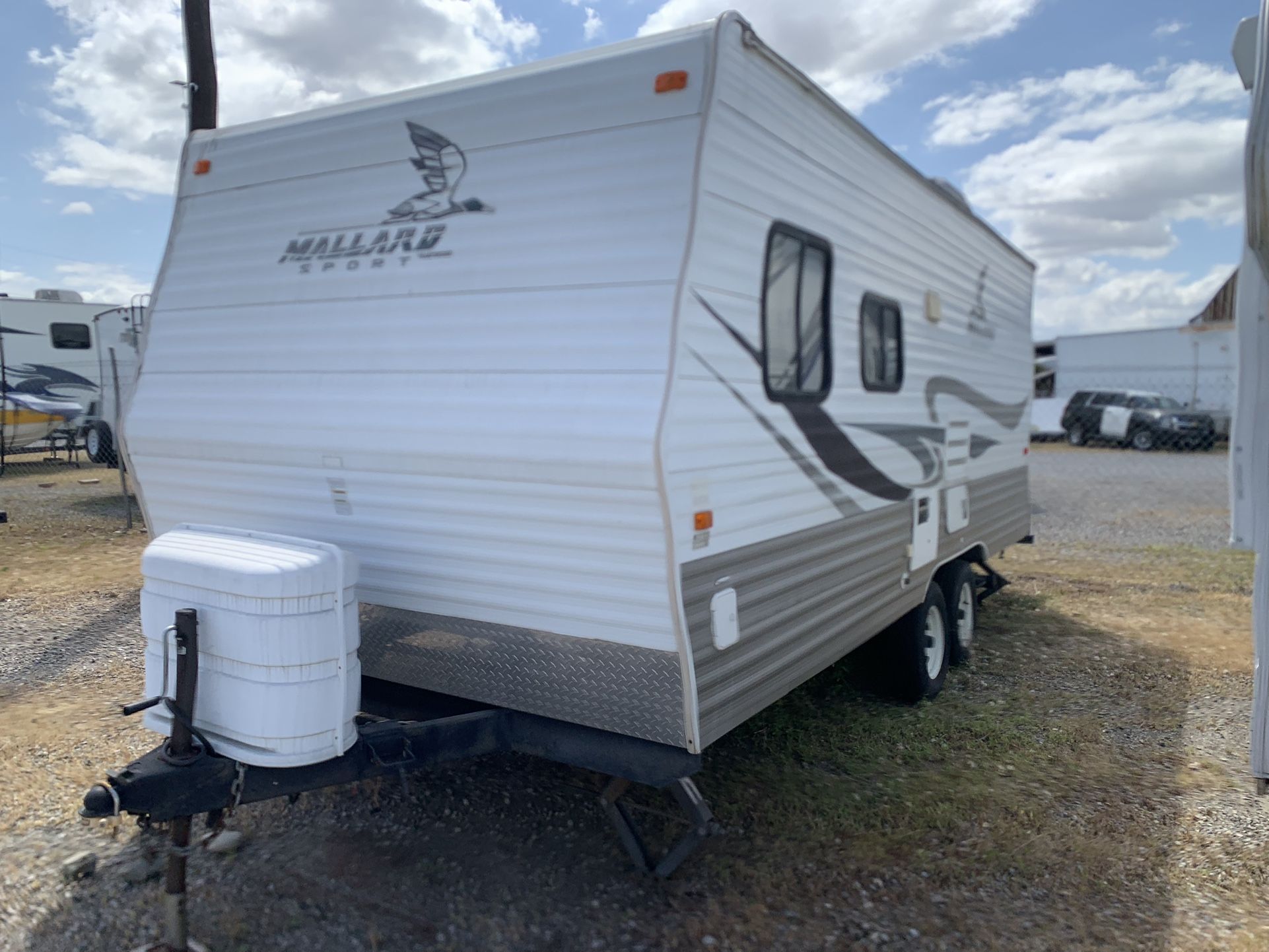 2008 22’Fleetwood Mallard Travel trailer for Sale in Fontana, CA - OfferUp
