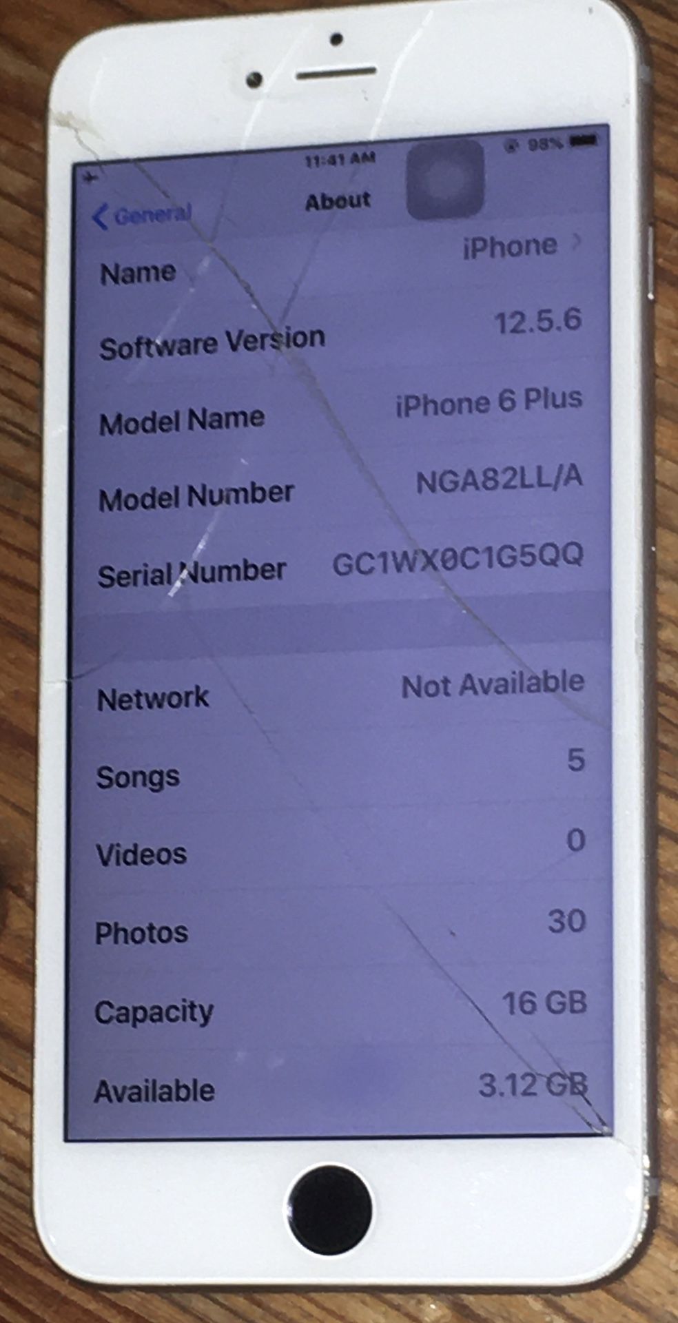 iPhone 6 Plus - works! *cracked Screen* for Sale in Los Angeles, CA - OfferUp