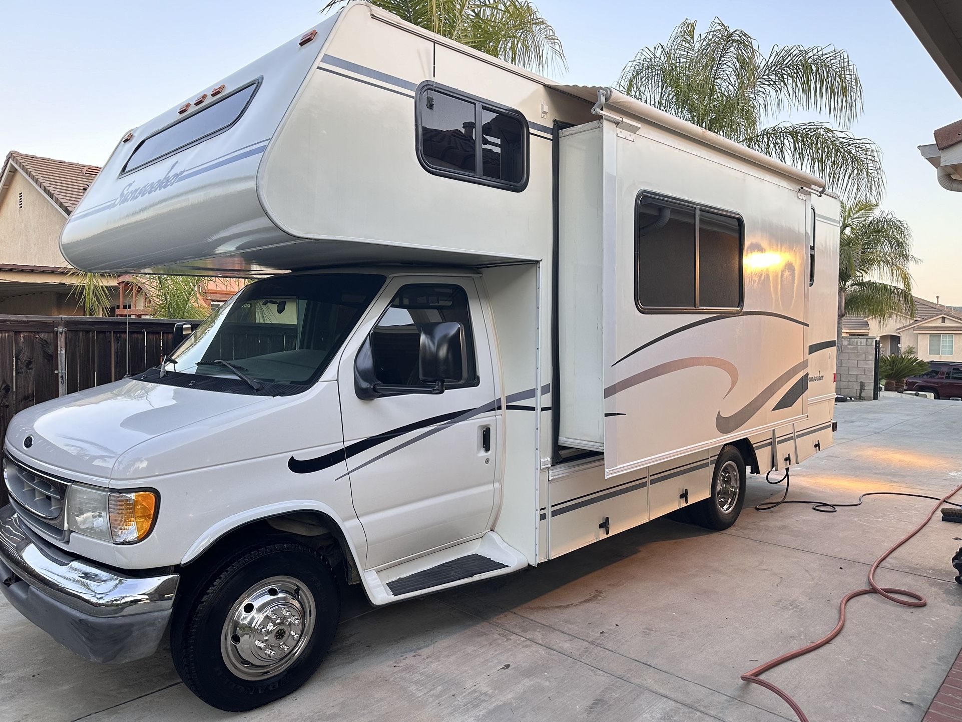 2000 Forest River Sunseeker for Sale in Riverside County, CA - OfferUp