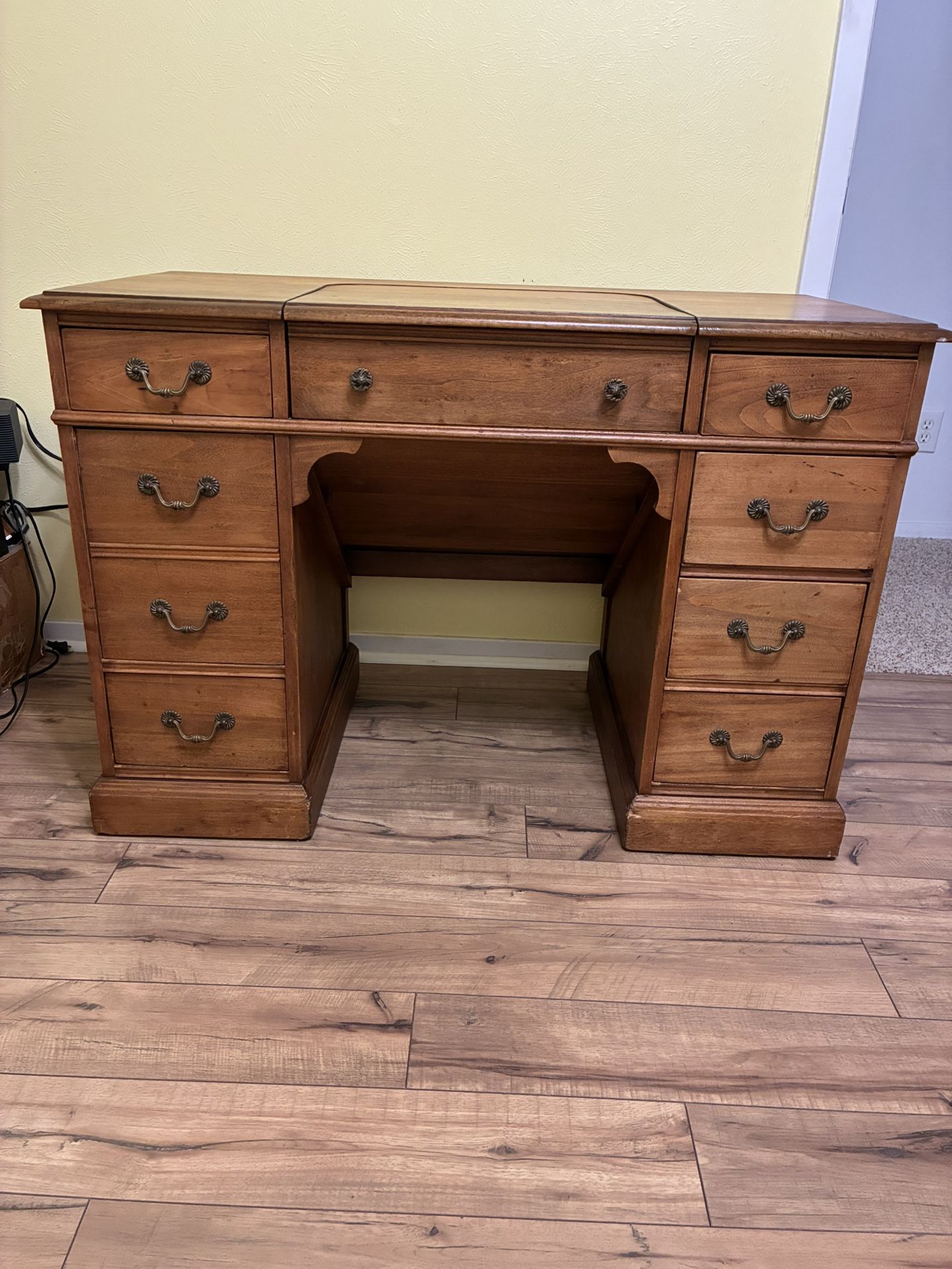 Vintage Heavy Wooden Desk for Sale in Crowley, TX - OfferUp