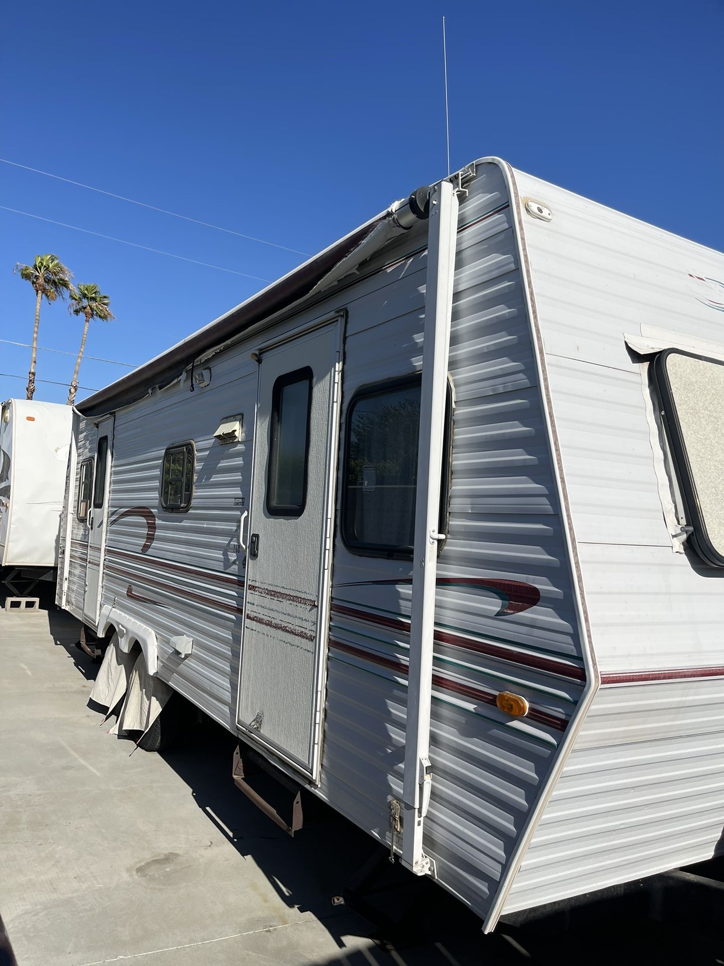 1999 Jayco Eagle for Sale in Palm Springs, CA - OfferUp