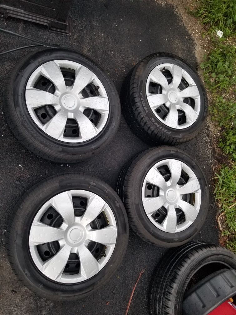 16 inch Toyota Corolla wheels rims tires hubcaps and tpms for Sale in ...