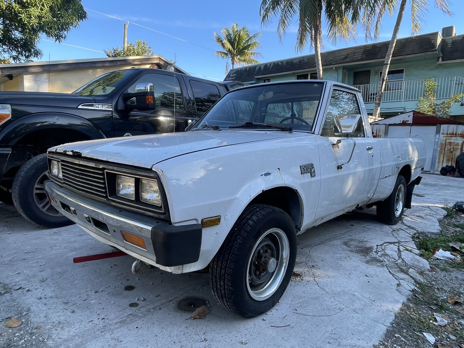 1984 Dodge Ram 50 4x4 $1,200 for Sale in Miami, FL - OfferUp