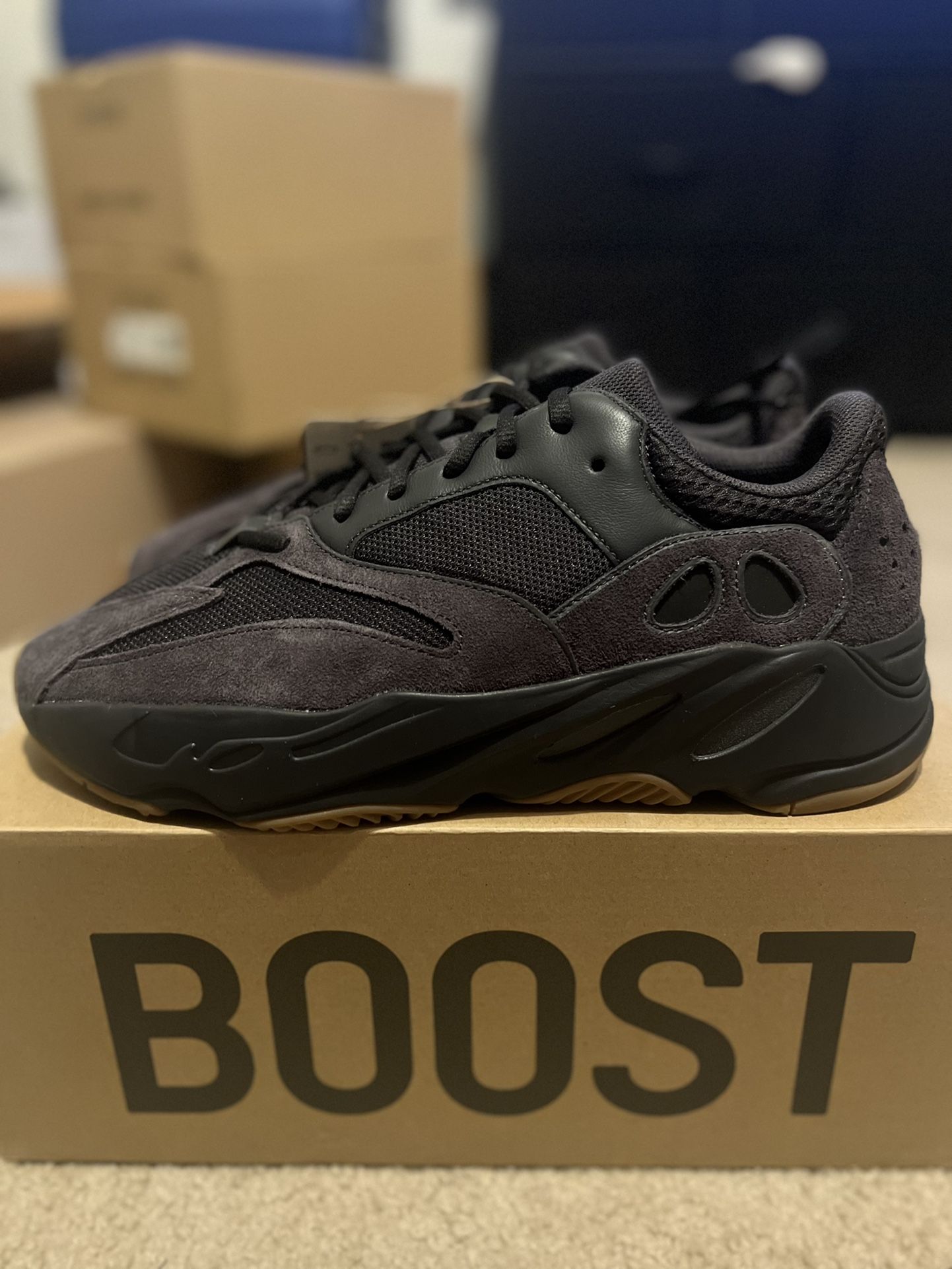 Adidas Yeezy Boost 700 Utility Black Size 12 for Sale in Houston, TX ...