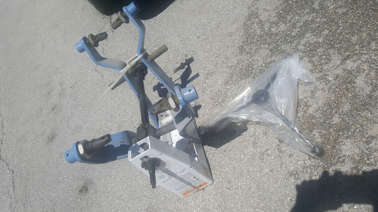 Kent Moore CH-48845 Strut/Spring Compressor for Sale in Saginaw, TX ...