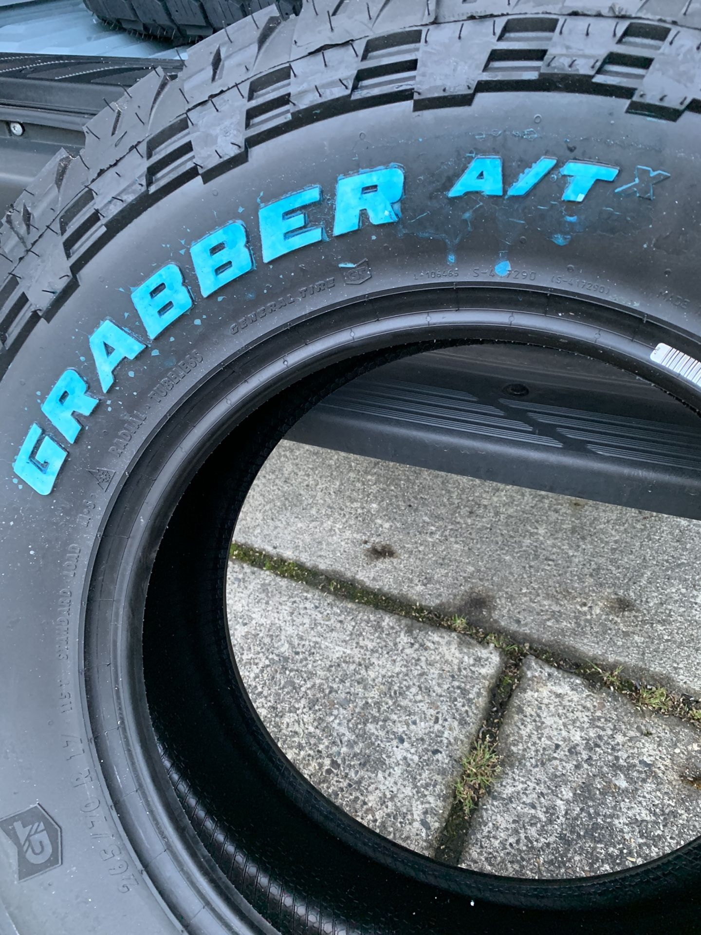 General Grabber ATX 265/70R17 for Sale in Redmond, WA - OfferUp
