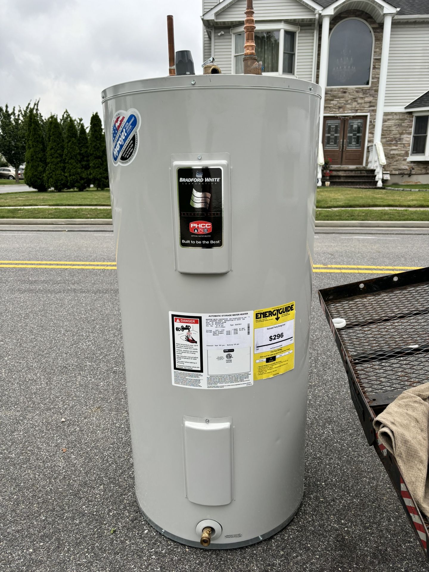 Bradford White 40 Gal Electric Water Tank for Sale in Wantagh, NY - OfferUp