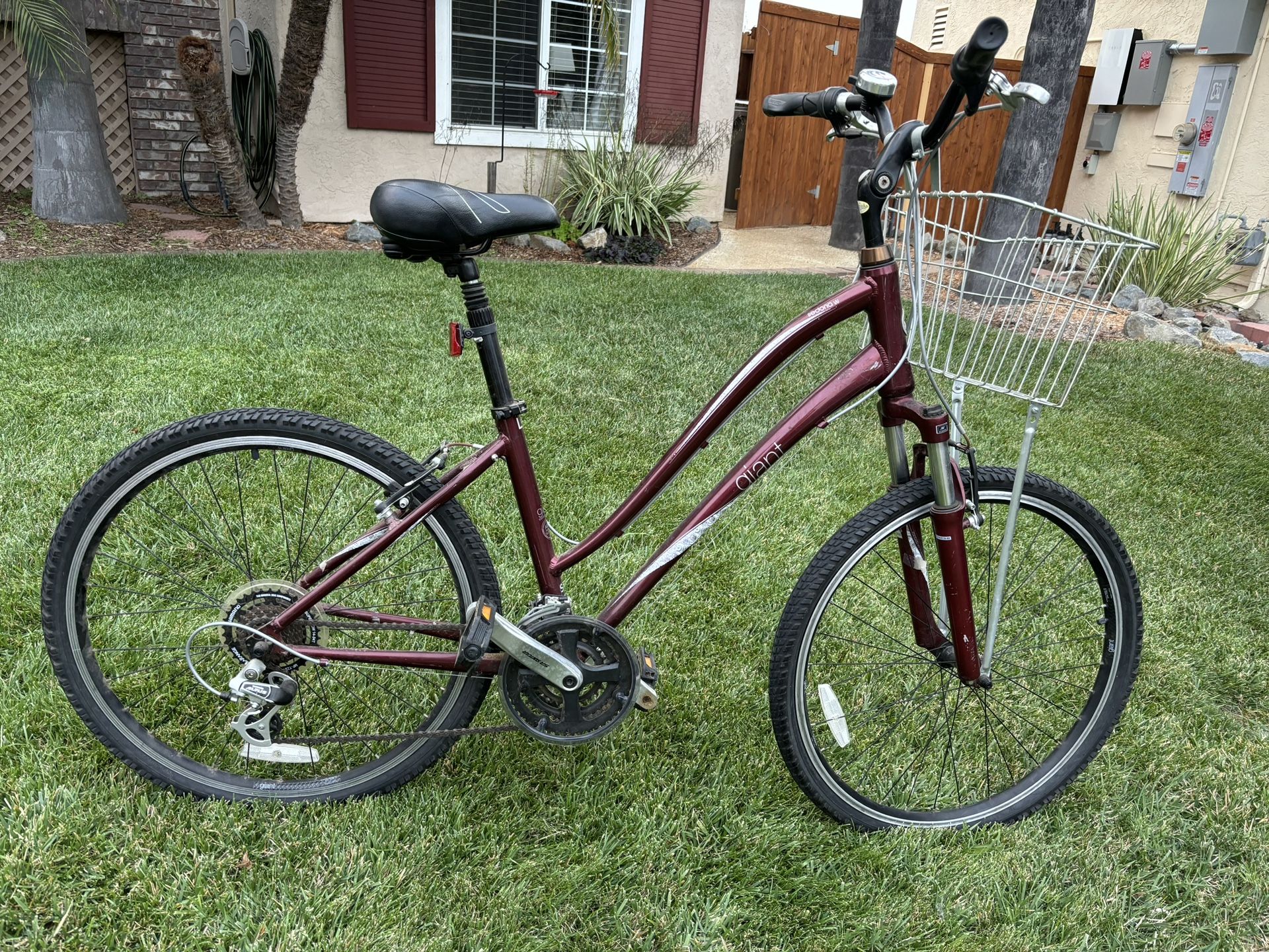 2012 Giant Sedona Women’s Cruiser Bike Small for Sale in Oceanside, CA ...