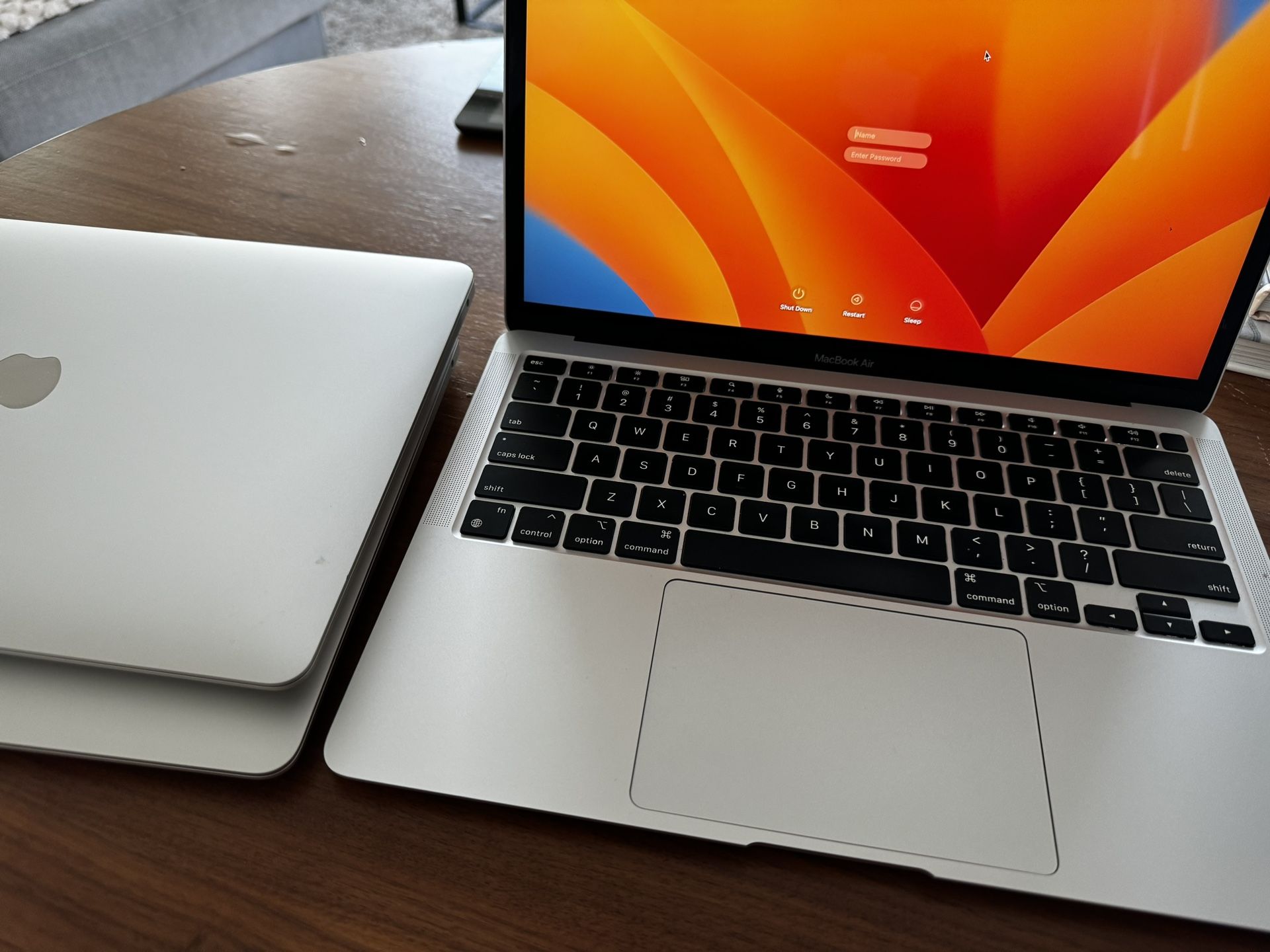 Lot of 3 M1 Macbook Air 13” Silver 8GB/512GB for Sale in New York, NY ...