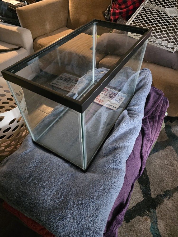 Aqueon 20 Long Tank for Sale in Houston, TX - OfferUp