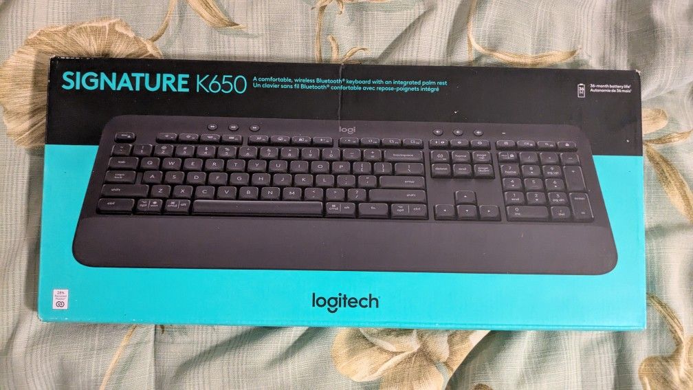 Logitech Signature K650 Full-Size Wireless Keyboard with Wrist Rest for ...