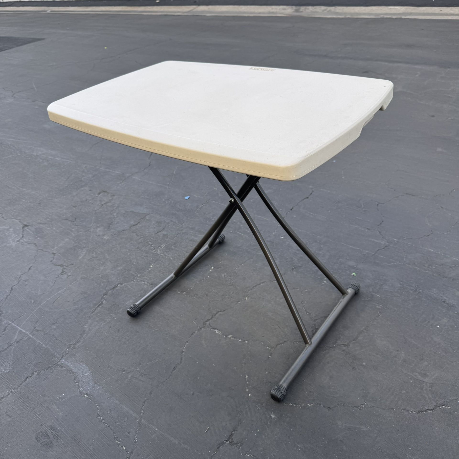 30 in. White Plastic Adjustable Height Folding Utility Table Good ...