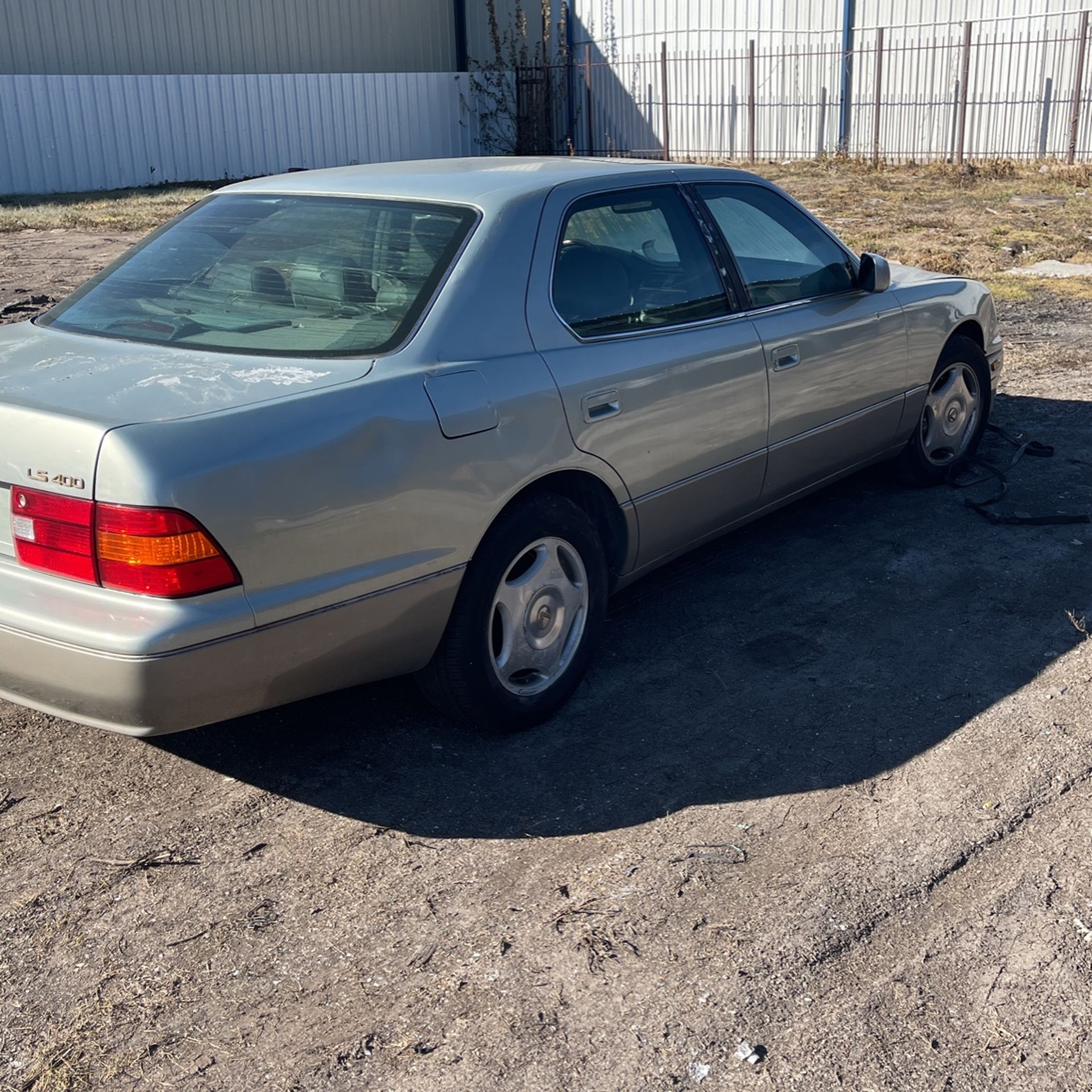 1999 Lexus Ls400 For Parts for Sale in Houston, TX - OfferUp